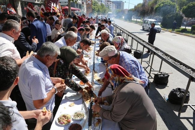 ÇORUM'DA 19 METRELİK ADANA KEBABI YAPILDI - Son Dakika Haberleri