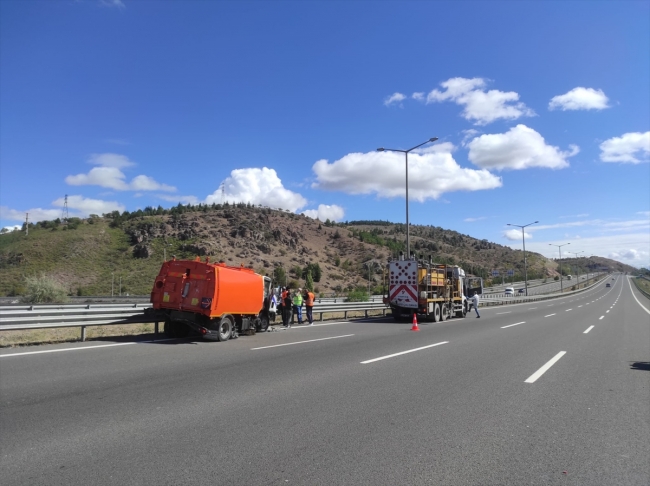 Ankara çevre yolunda yaşanan trafik kazası can aldı - Son Dakika Haberleri Ankara çevre yolunda yaşanan trafik kazası can aldı - Son Dakika Haberleri