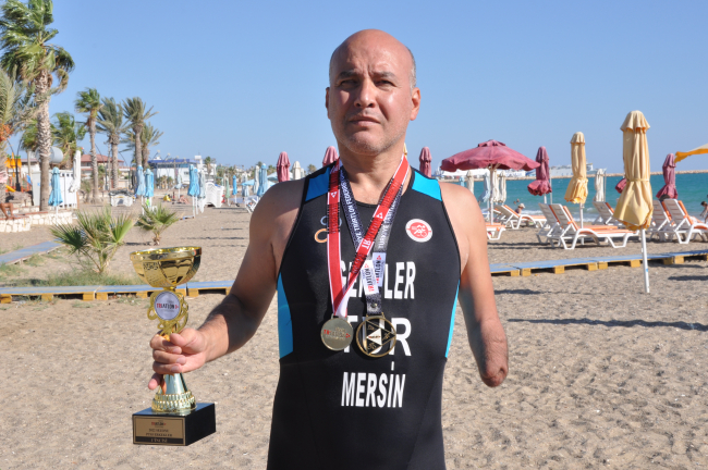Engelli triatlet ilk kez giyeceği milli formayla madalya kazanma ... Engelli triatlet ilk kez giyeceği milli formayla madalya kazanma ...